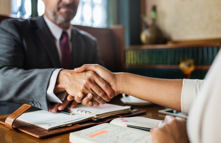 The Right Time to Hire a General Counsel | Fincyte