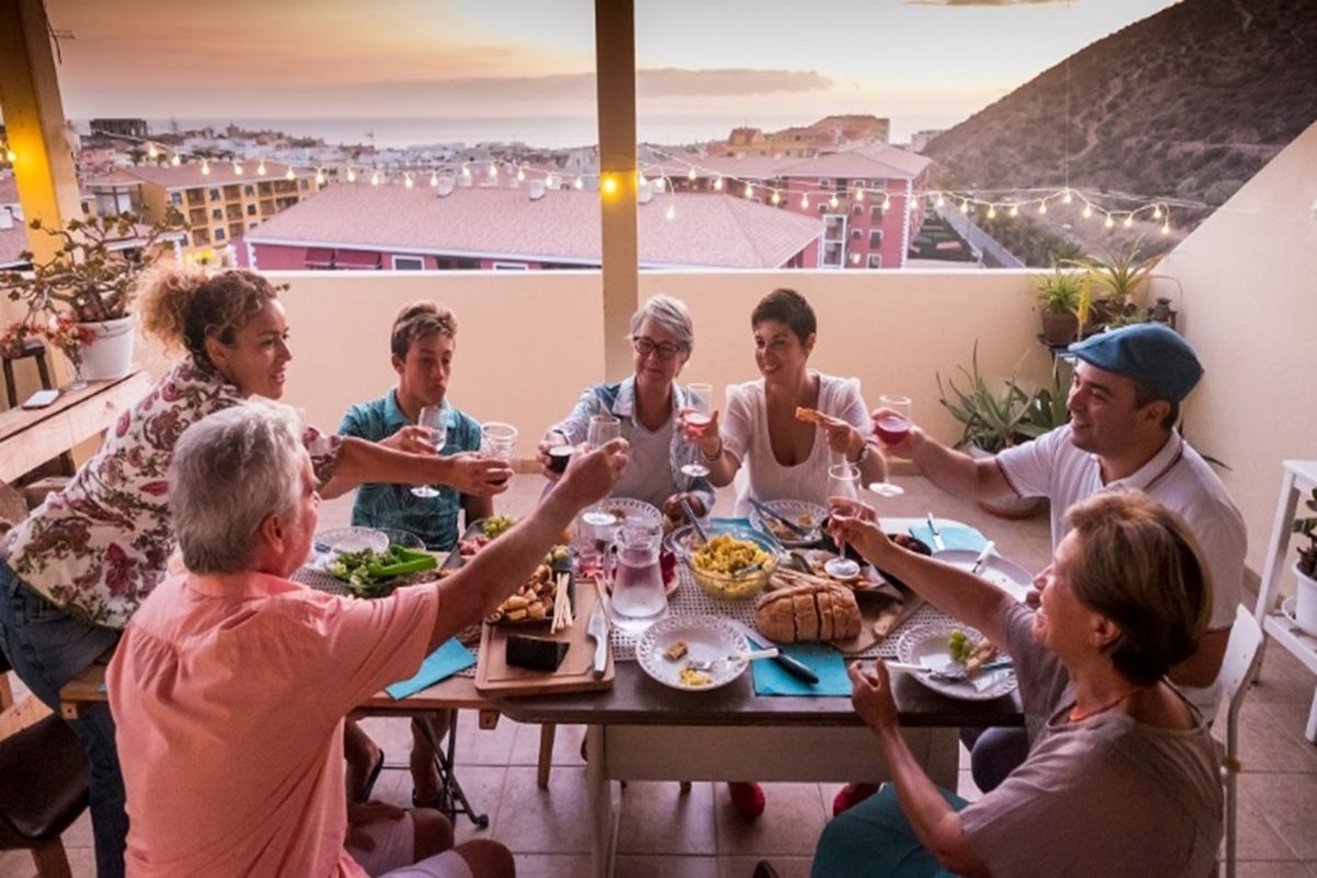 19 Event Ideas To Attract Guests To Your Restaurant | Fincyte